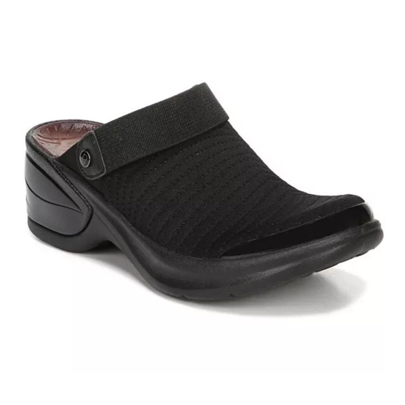 Bzees | Shoes | Bzees Black Kitty Clogs Mules Size 85m Zeez Fabric ...